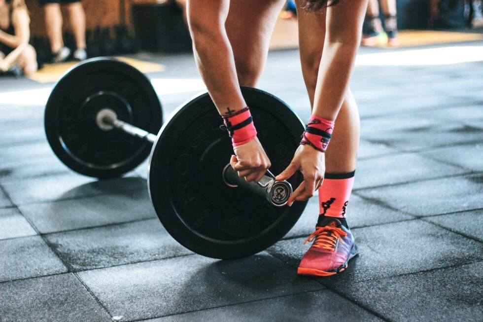 Preventing and Treating a Crush Injury from Weight Lifting - OrthoManhattan